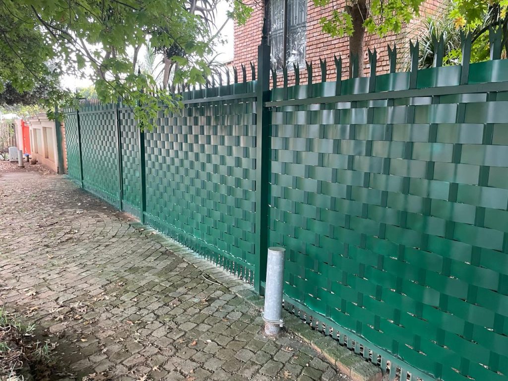 Palisade Fence Weaving Pretoria – Fence Weaving Service